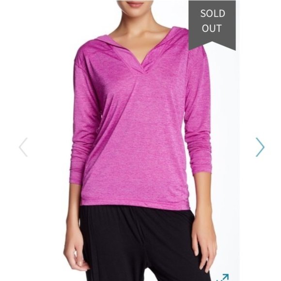 Zella | Tops | Z By Zella Fuchsia Pink Lightweight Dynamic Hooded ...